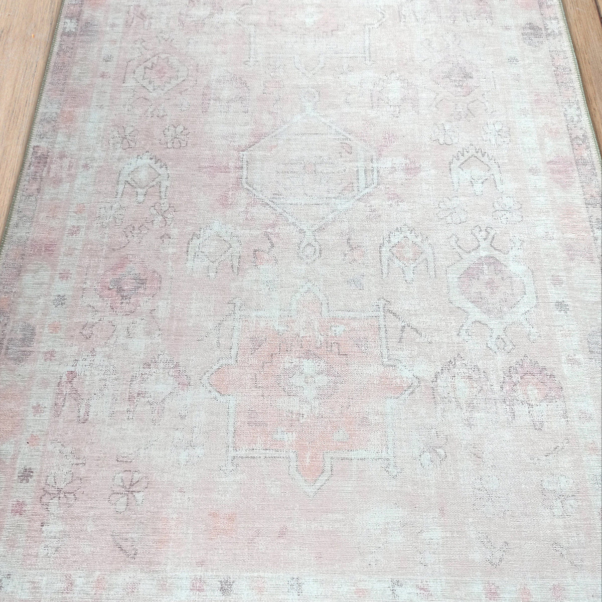 Leonie Pink Pale & Dusty Persian Vintage Rug – fame